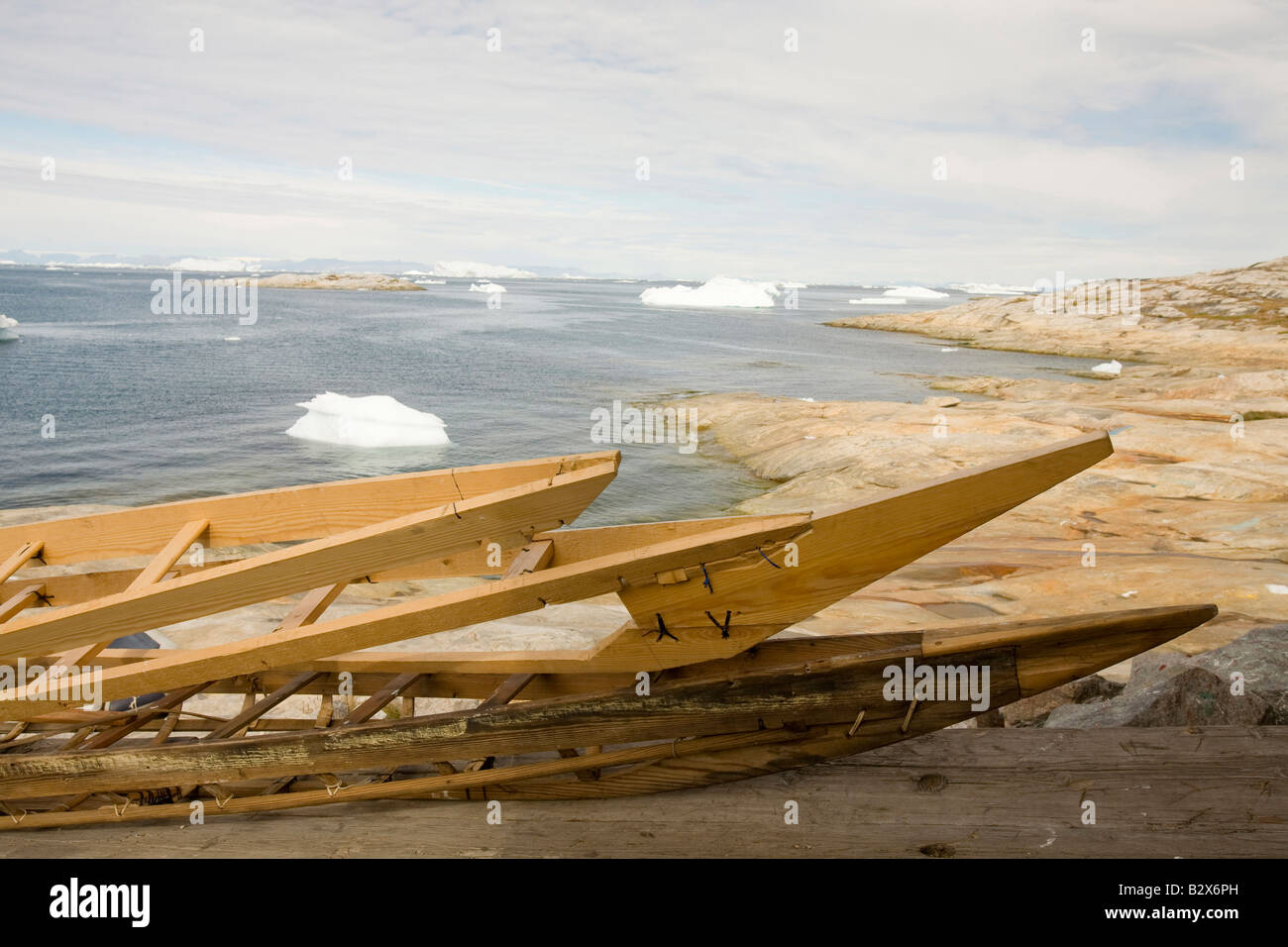 Inuit kayak hi-res stock photography and images - Alamy