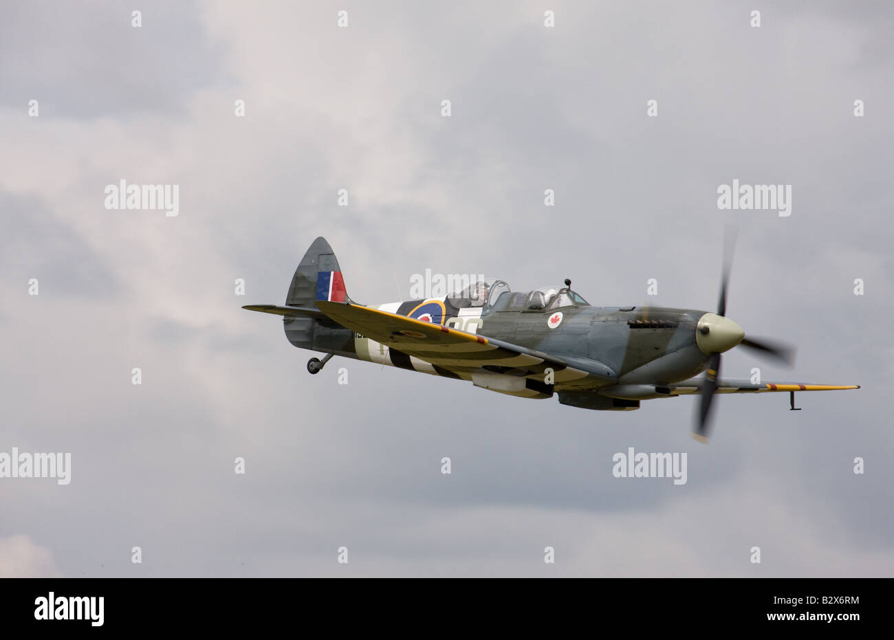 Spitfire undercarriage hi-res stock photography and images - Alamy