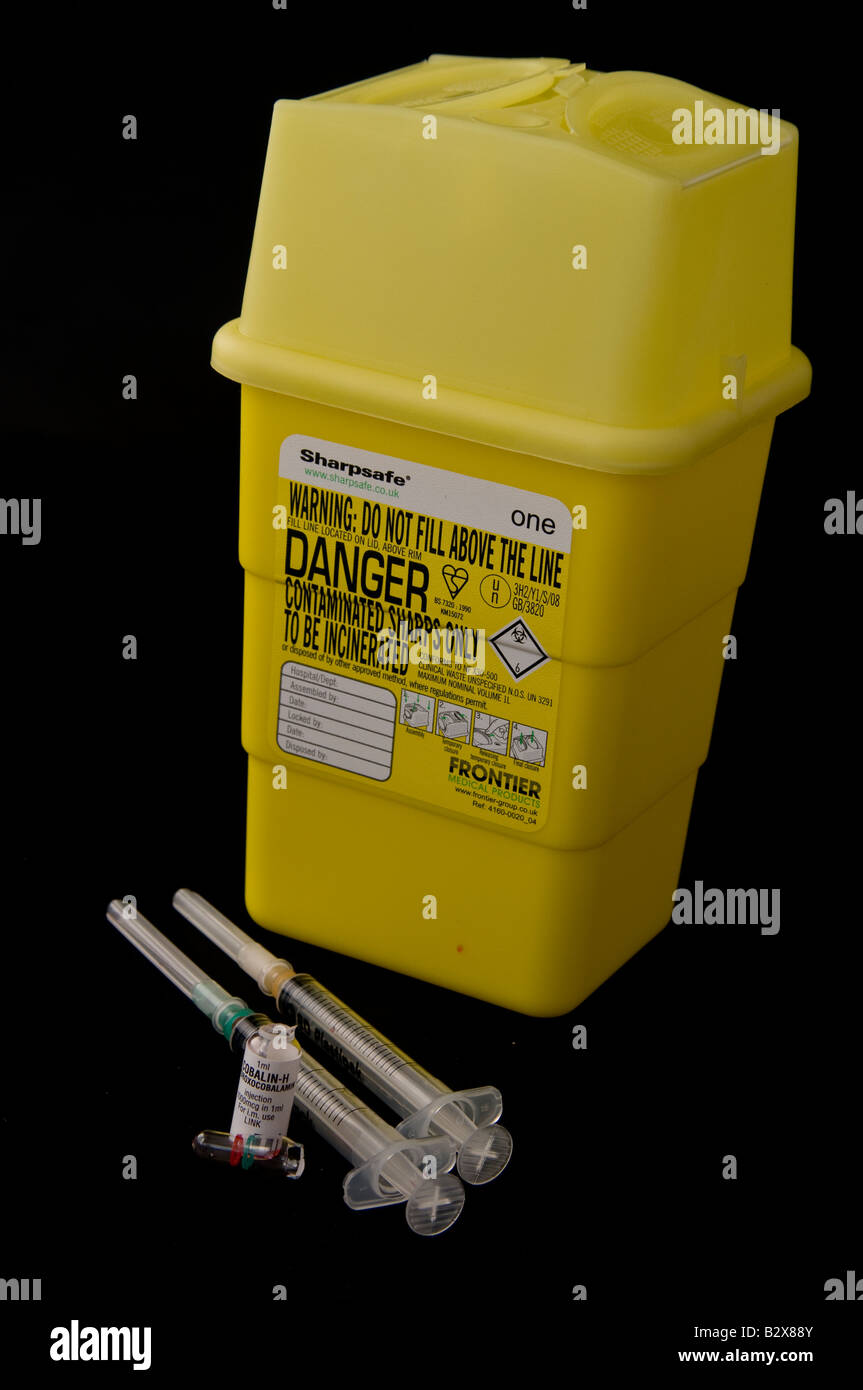 Sharps clinical waste hazard hi-res stock photography and images - Alamy
