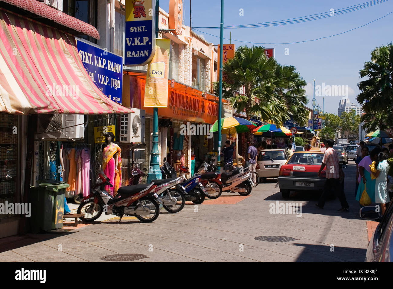 Busy street georgetown penang hi-res stock photography and images - Alamy