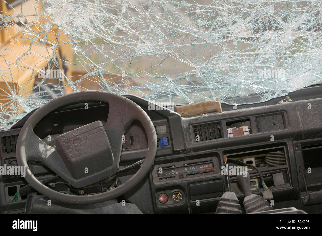 Smashed windscreen hi-res stock photography and images - Alamy