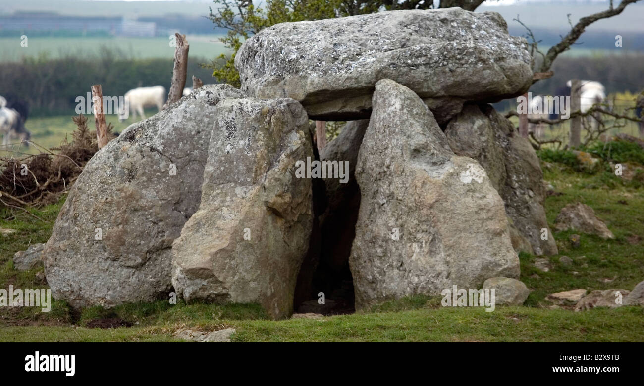 The Hellstone near Portesham in Dorset, a circle of standing stones ...