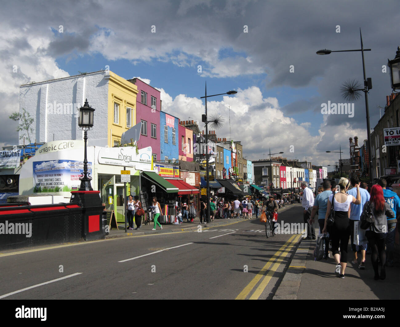 Camden Lock Market - Chalk Farm Road Stock Photo - Alamy