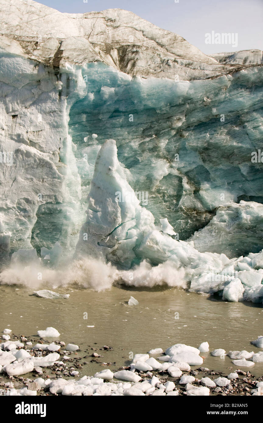 Collapsing ice sheet hi-res stock photography and images - Alamy