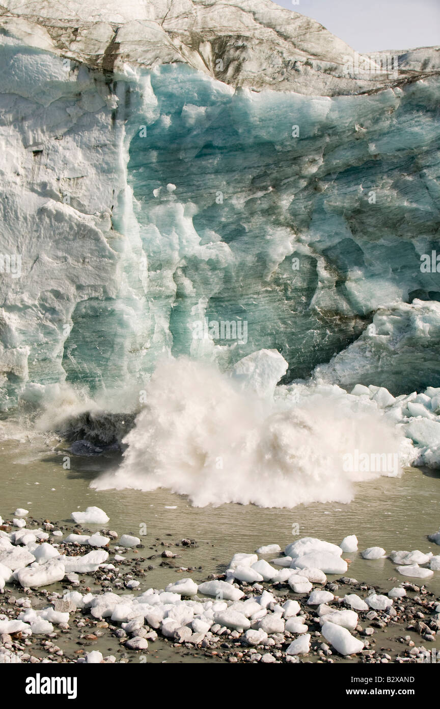 Collapsing ice sheet hi-res stock photography and images - Alamy