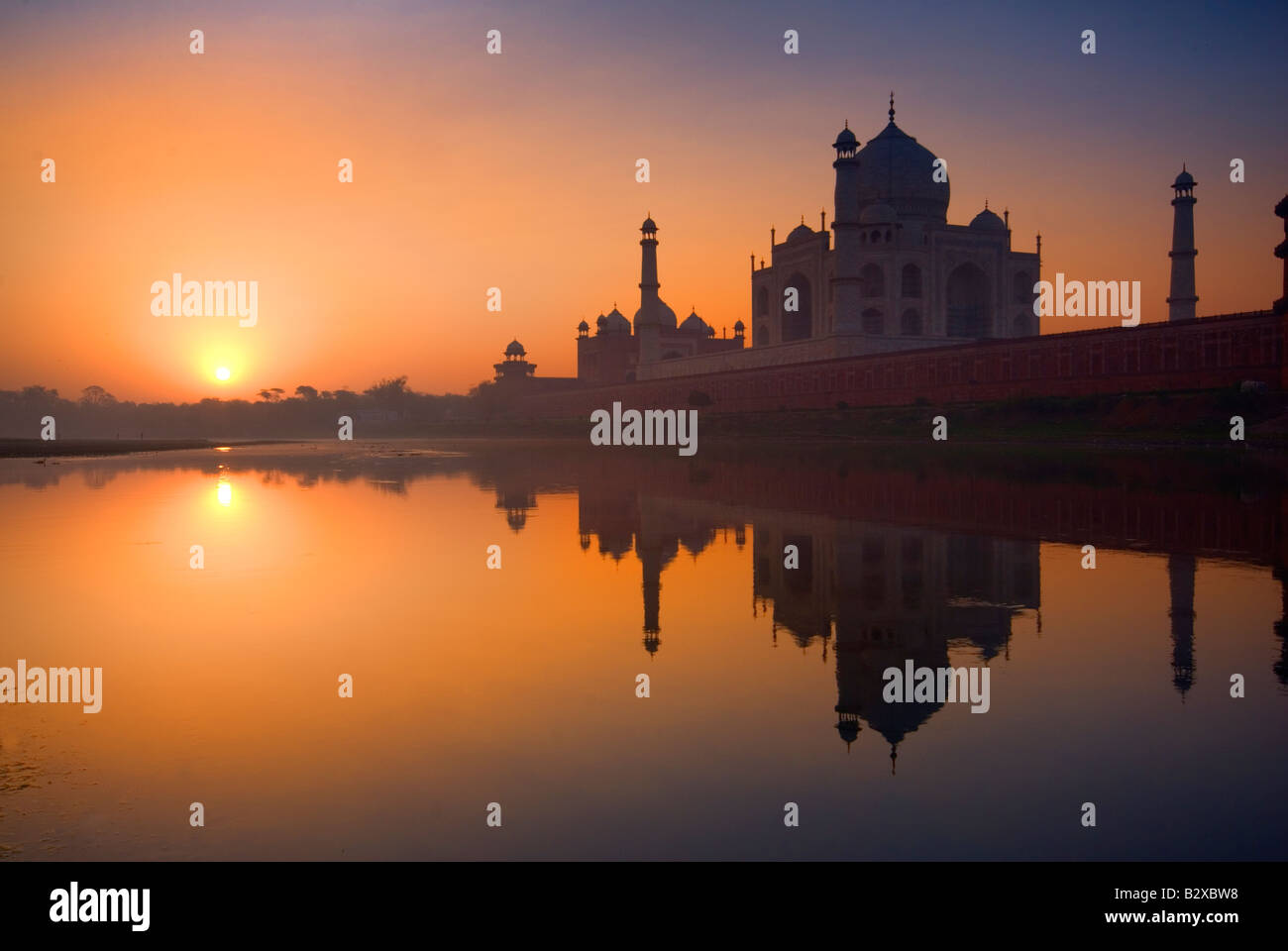 Taj Mahal and Yamuna River at Dawn, Agra, Uttar Pradesh, India ...
