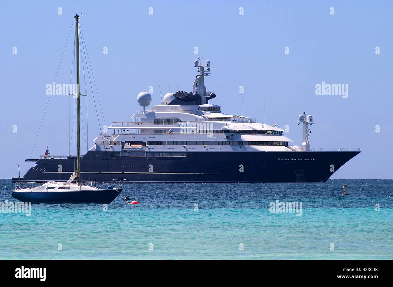 Paul allens boat hi-res stock photography and images - Alamy