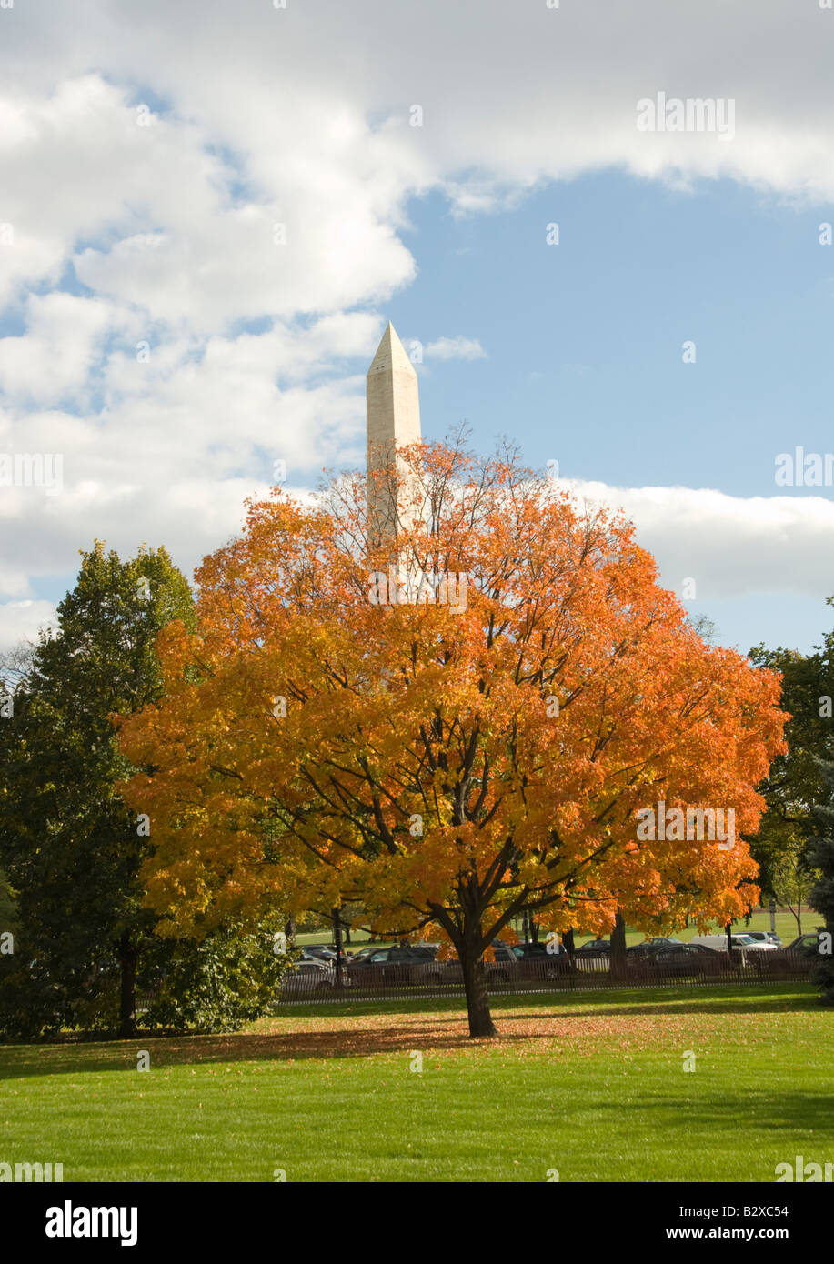 Washington dc autumn white house hi-res stock photography and images ...