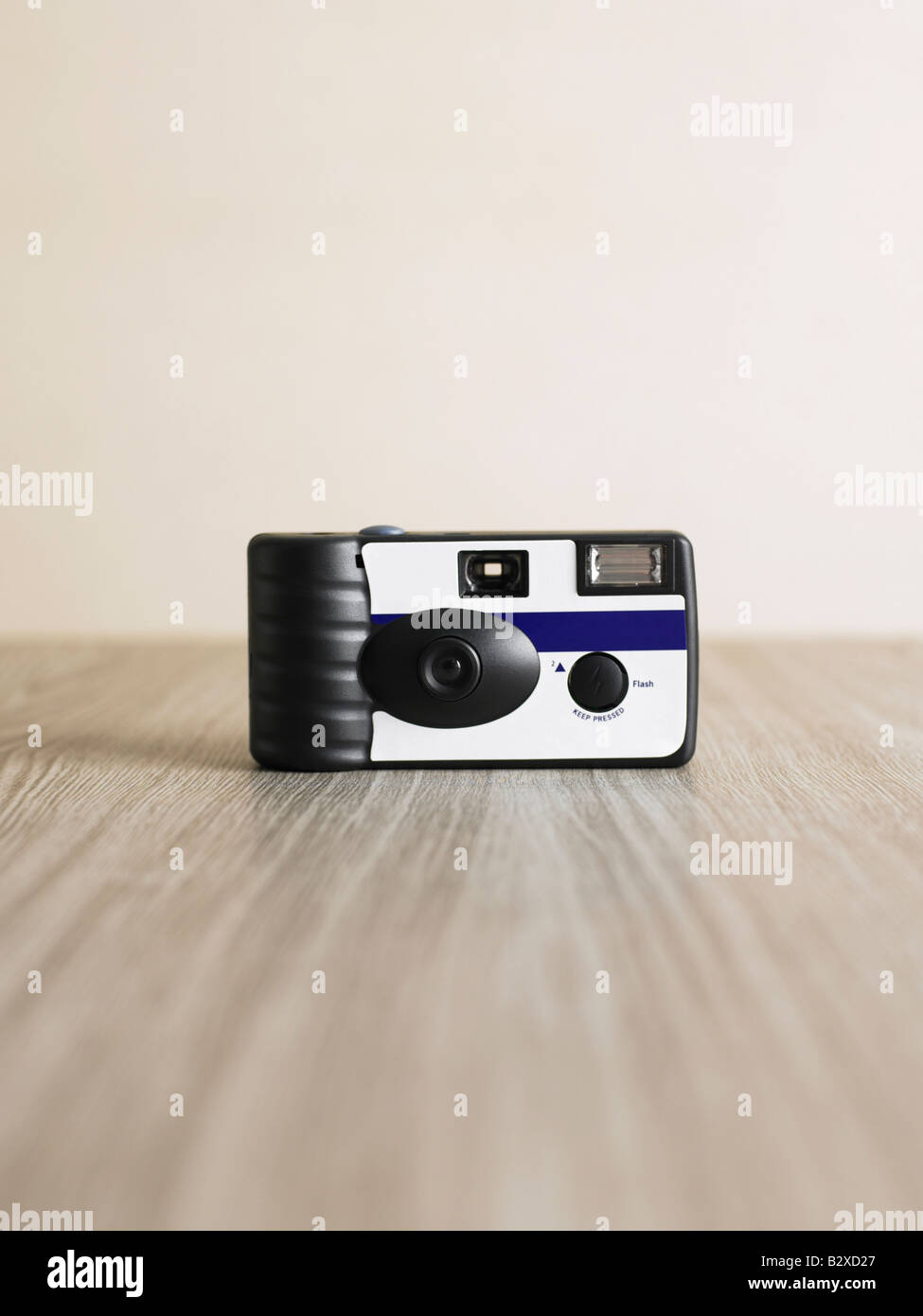 Disposable camera hi-res stock photography and images - Alamy
