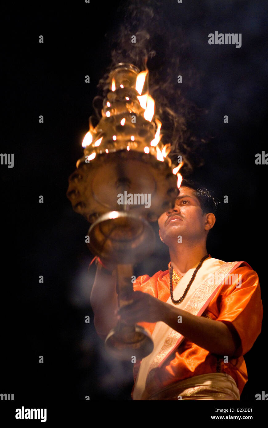 Varanasi aarti ceremony hi-res stock photography and images - Alamy