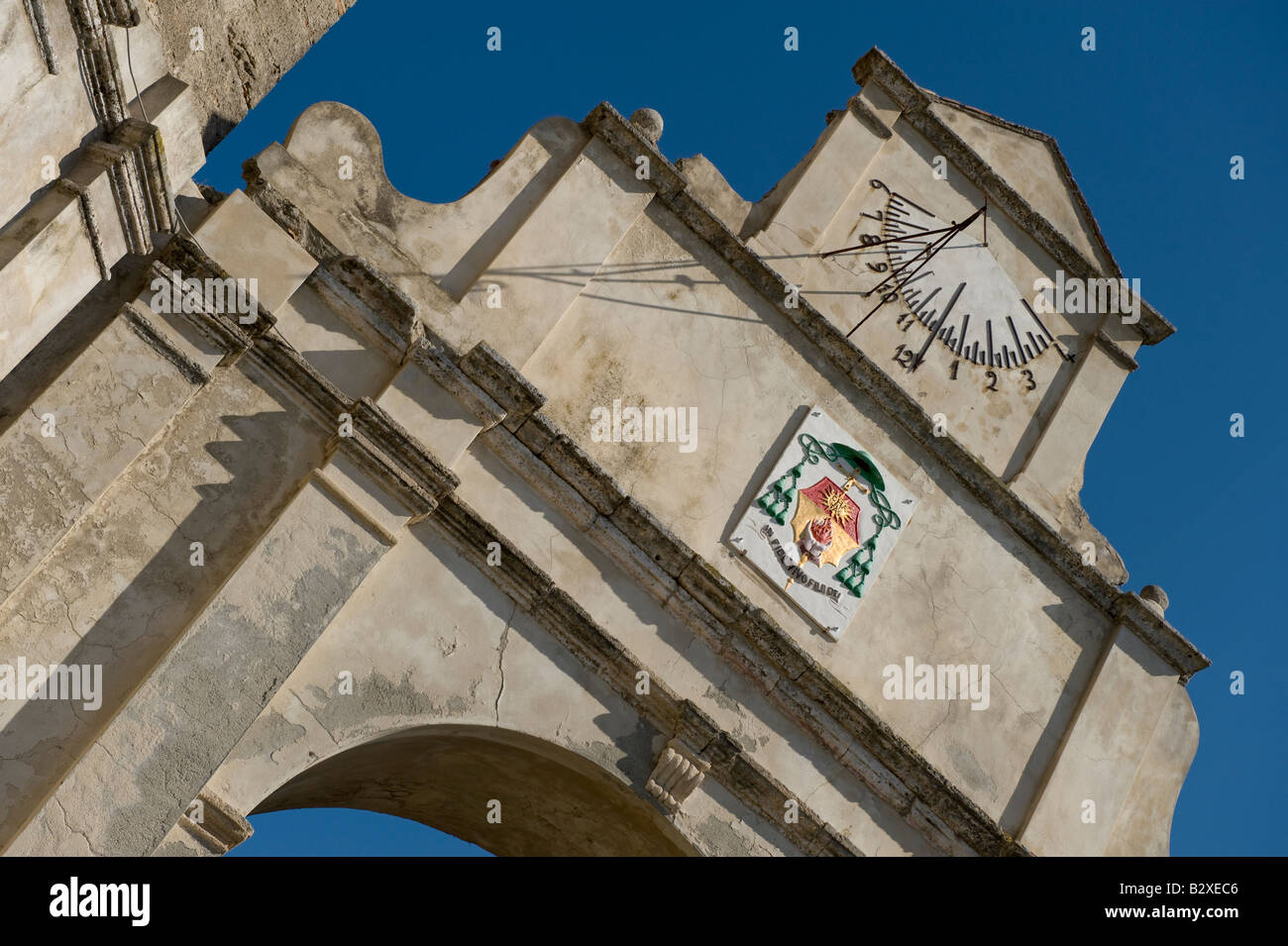 Sun clock arch hi-res stock photography and images - Alamy