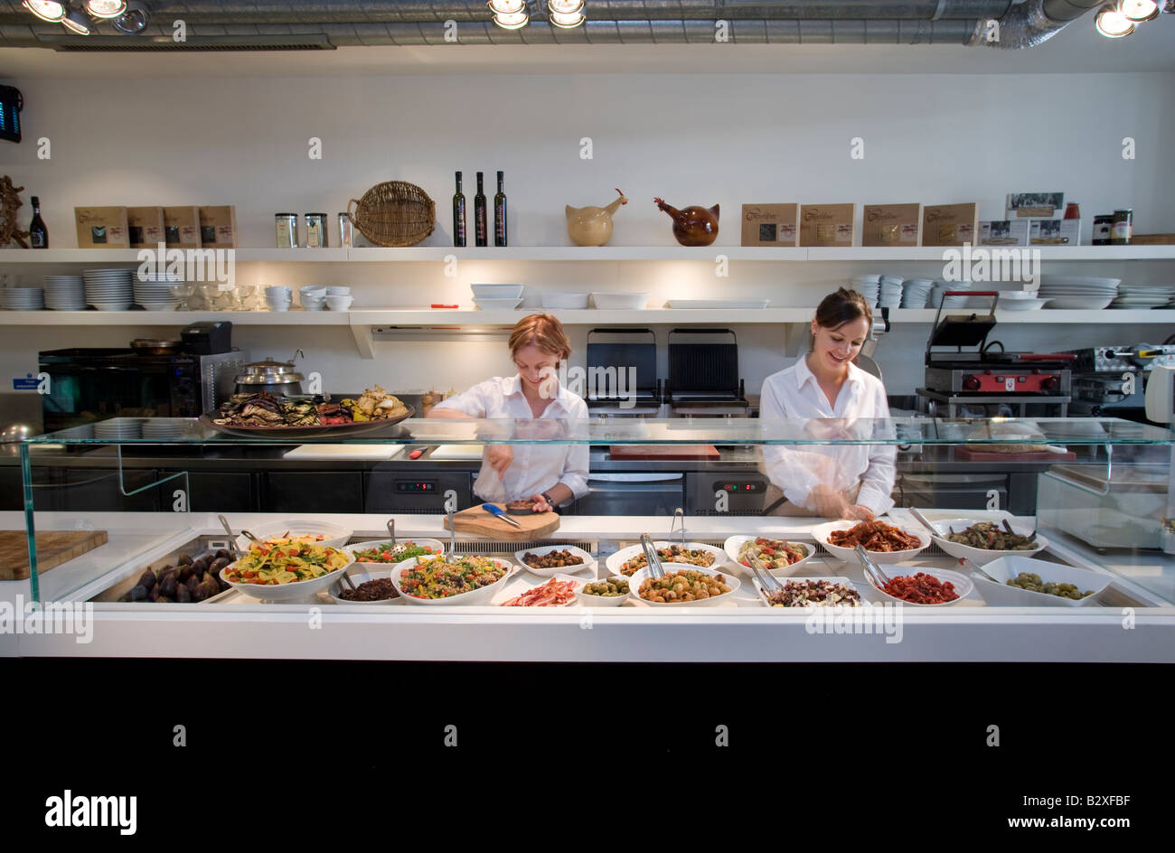 Cafe duke of yorks square hi-res stock photography and images - Alamy