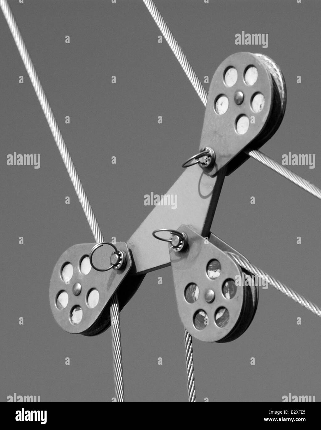 Steel cables and pulleys Black and White Stock Photos & Images - Alamy