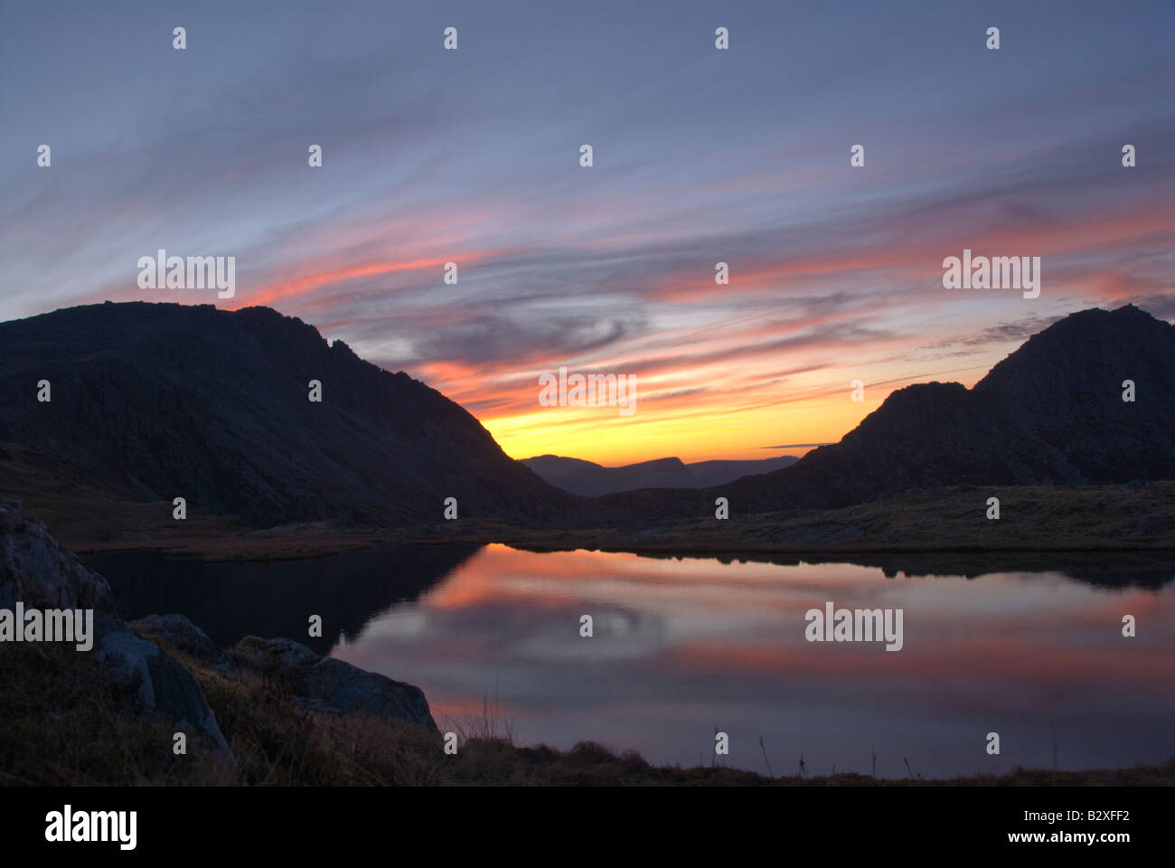 Snowdonia night sky hi-res stock photography and images - Alamy