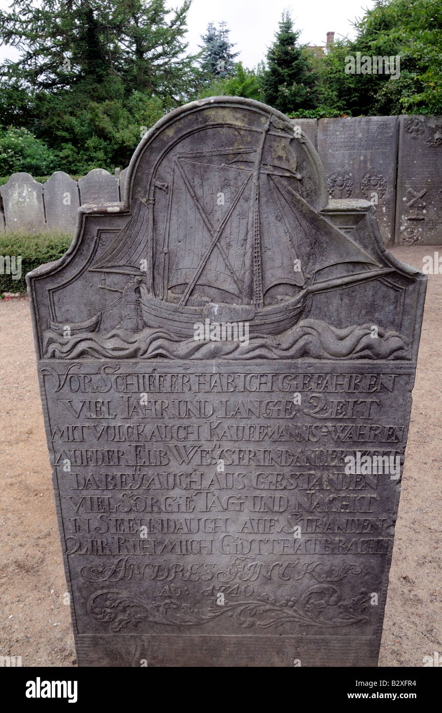 Rich headstone hi-res stock photography and images - Alamy