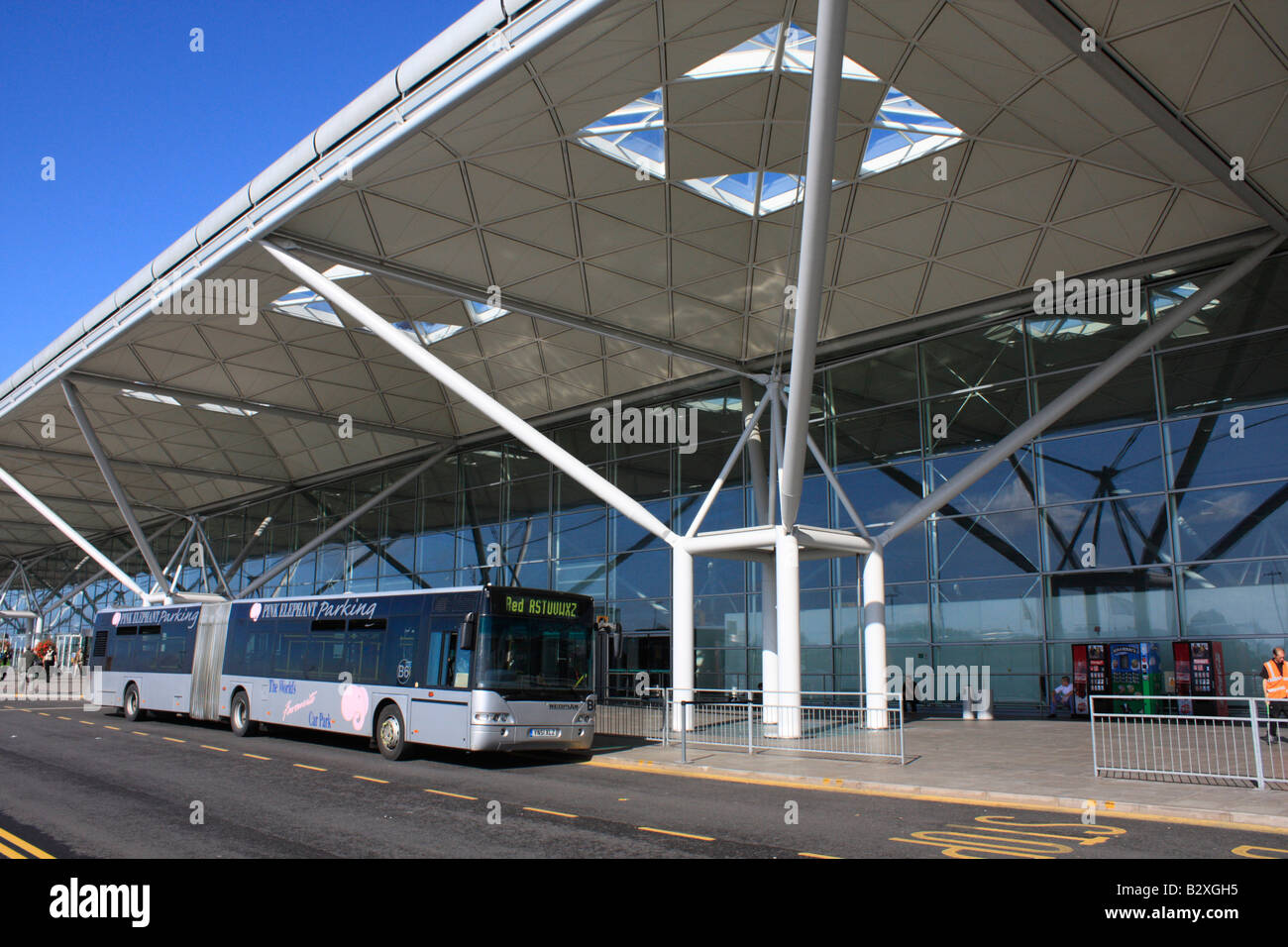 Stansted airport hi-res stock photography and images - Alamy