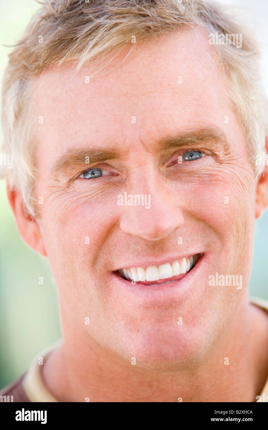 Head shot of man smiling Stock Photo - Alamy