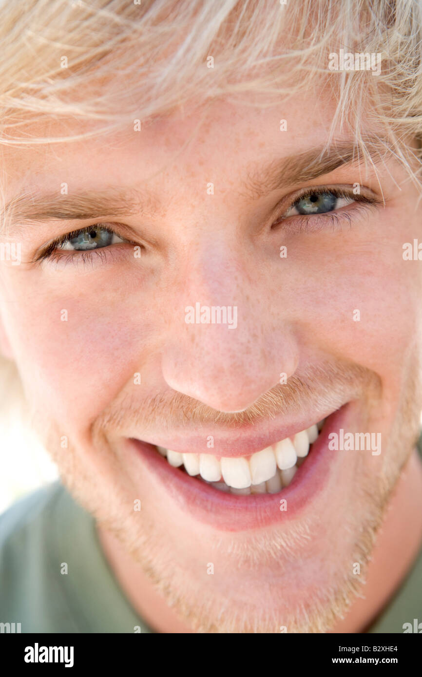 Head shot of man smiling Stock Photo - Alamy