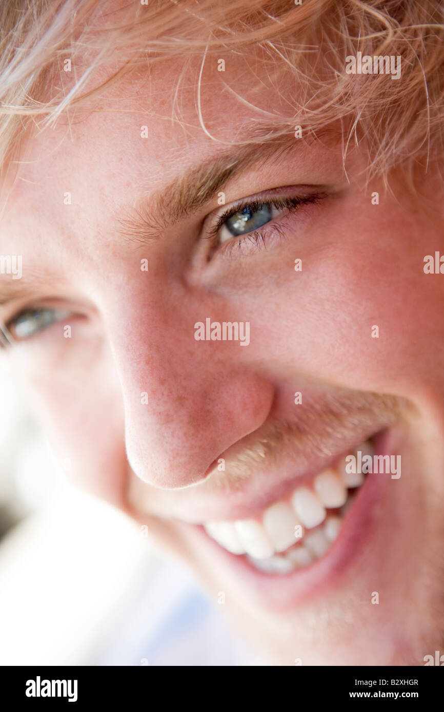 Head shot of man smiling Stock Photo - Alamy