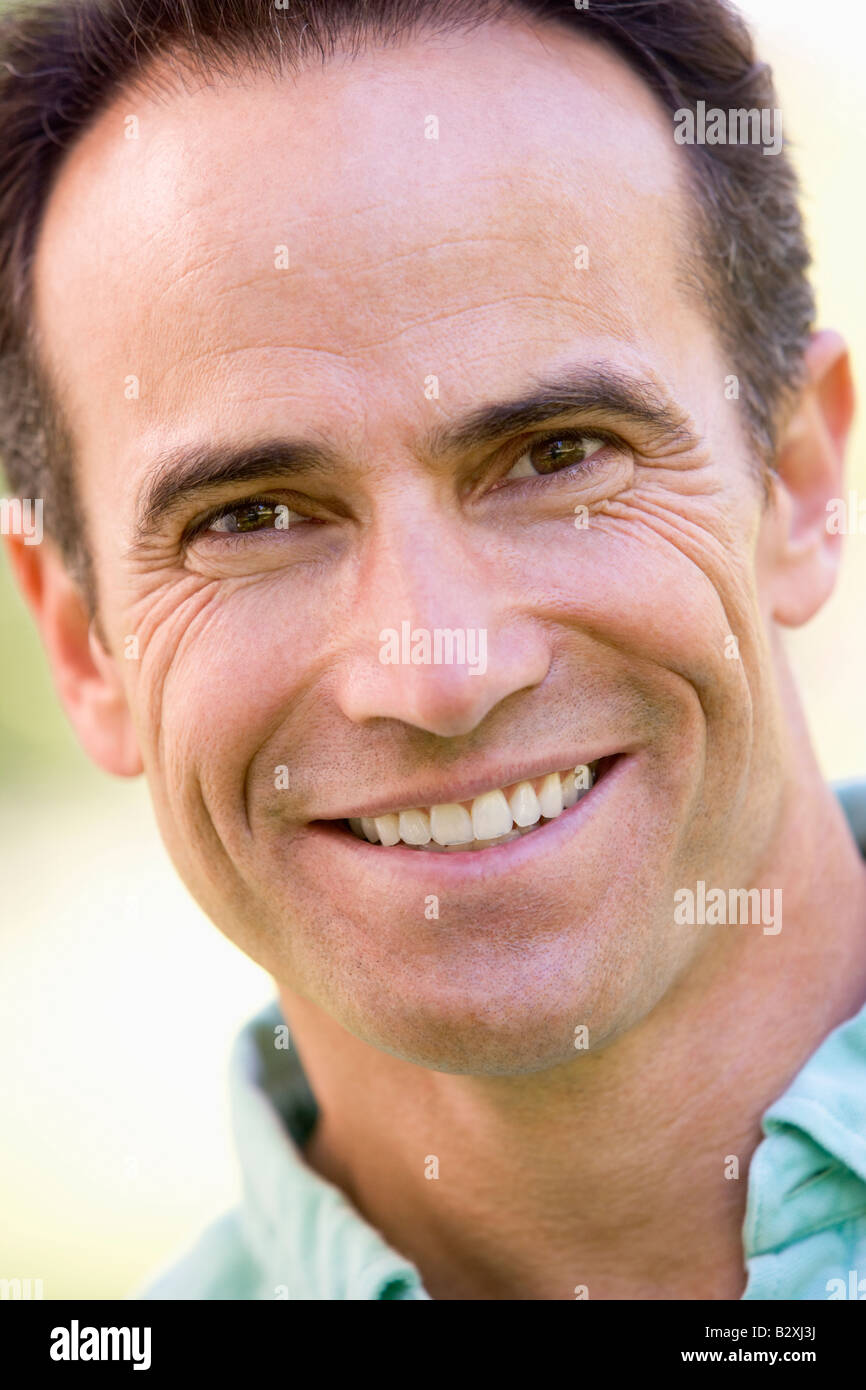 Head shot of man smiling Stock Photo - Alamy