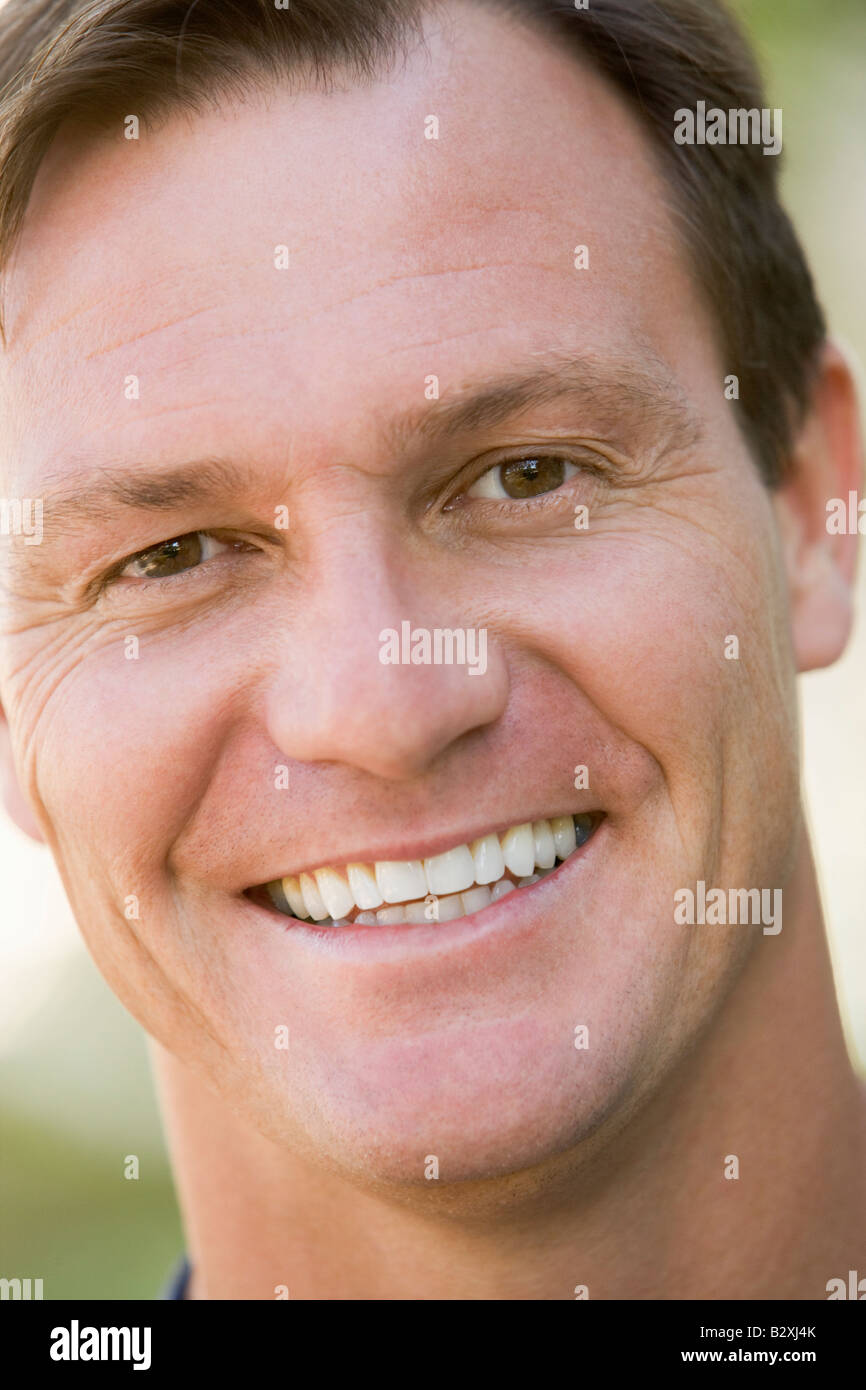 Head shot of man smiling Stock Photo - Alamy