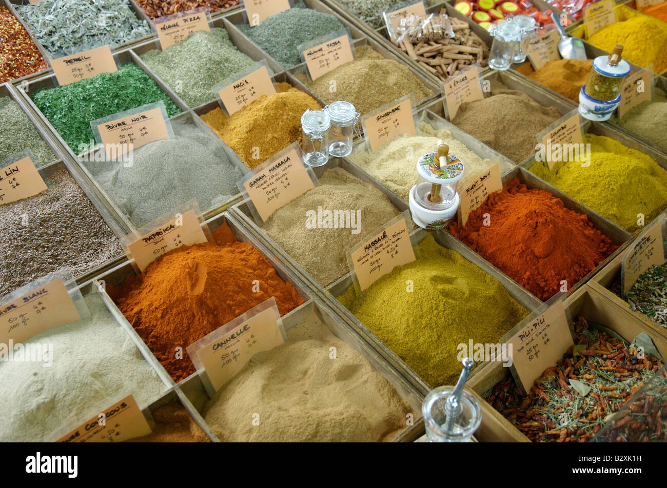 Spices in air hi-res stock photography and images - Alamy