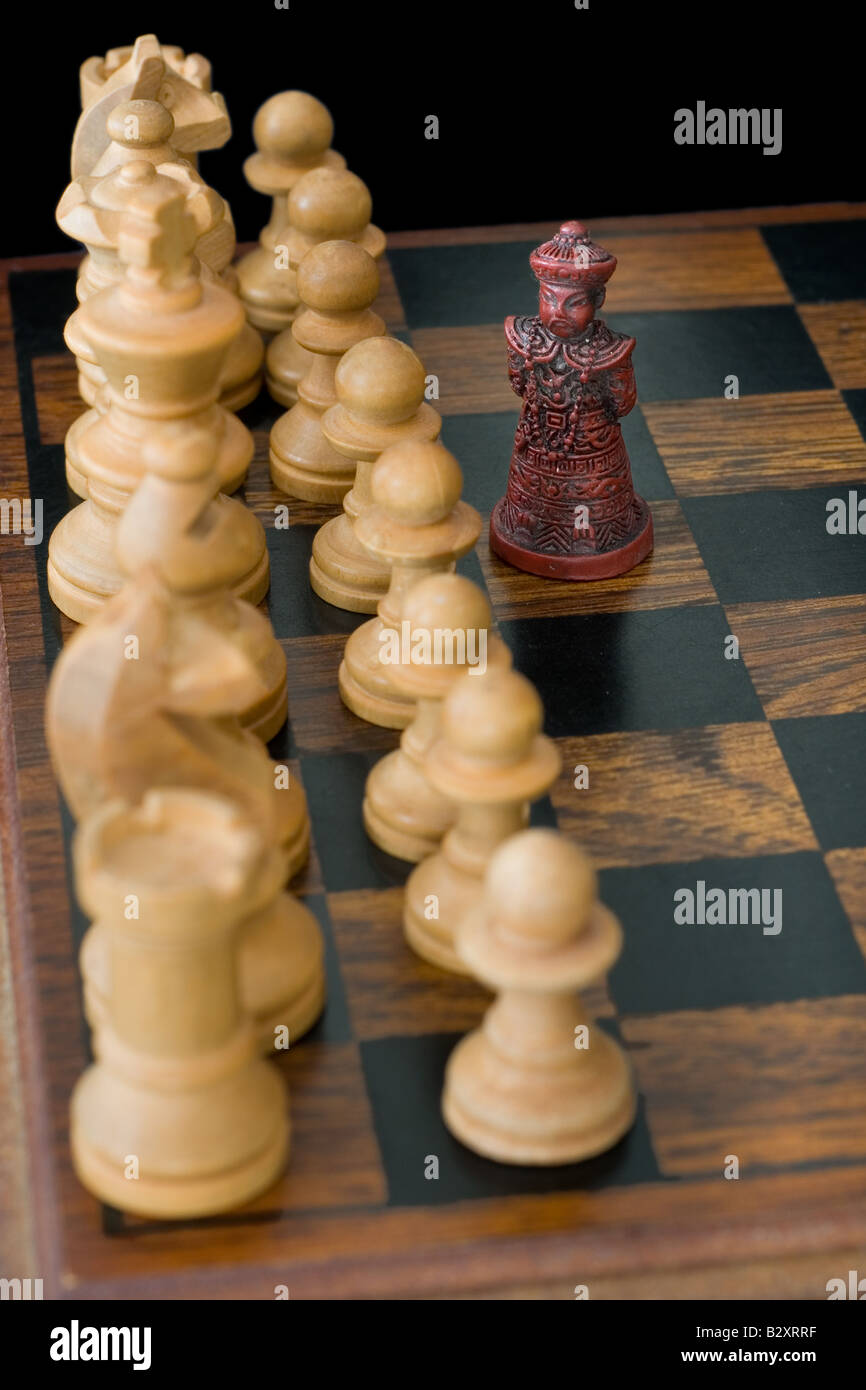 Cross chess hi-res stock photography and images - Alamy