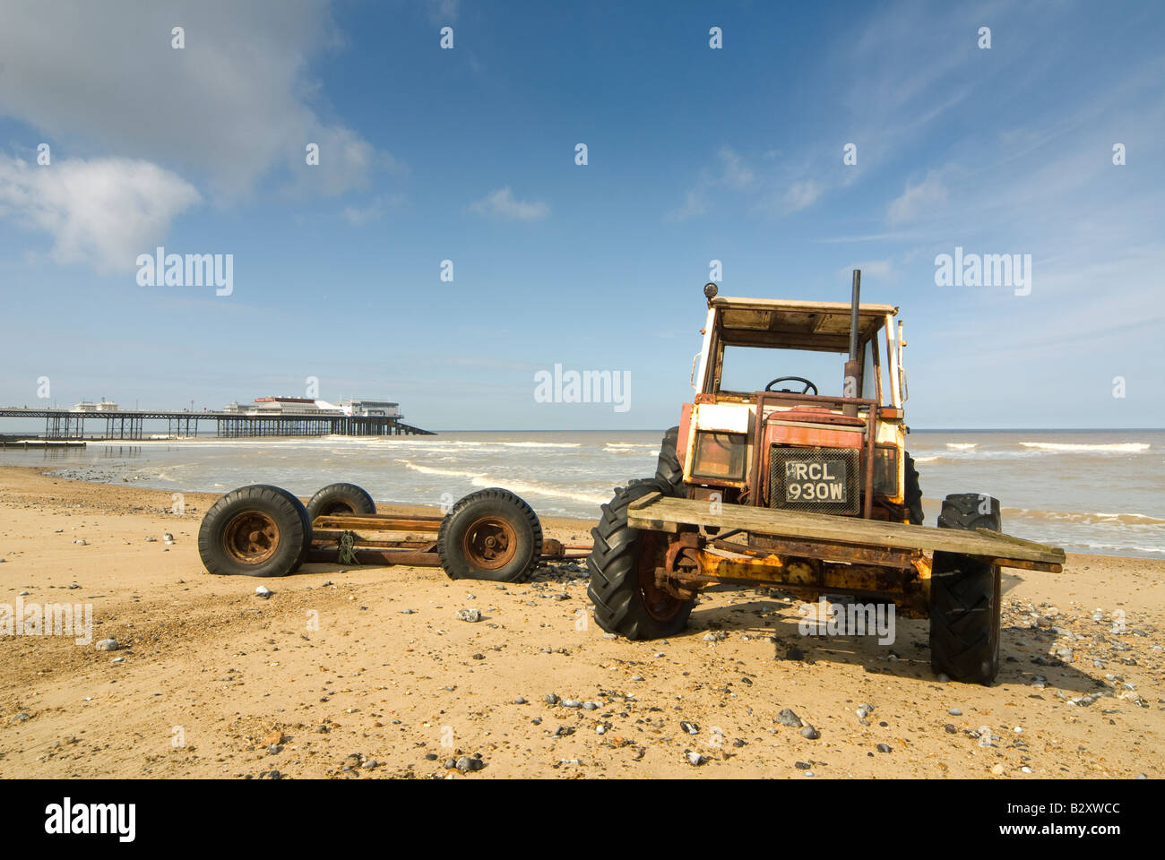 Tractor on the beach hi-res stock photography and images - Alamy