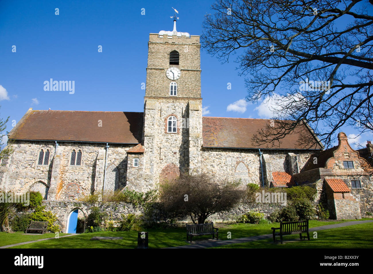 St Peter s church in Sandwich Kent Stock Photo - Alamy