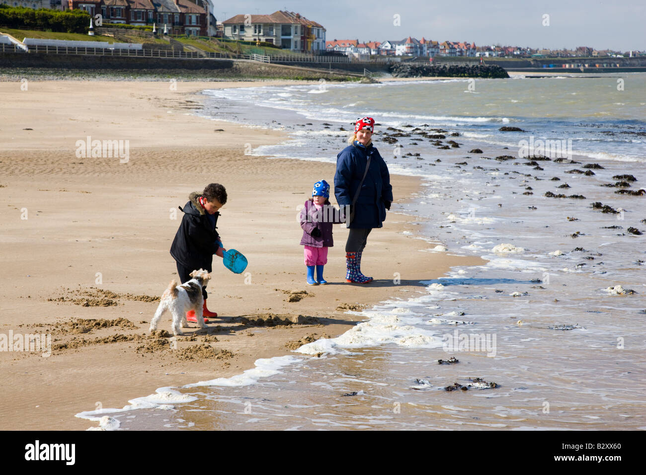 British seaside windy weather hi-res stock photography and images - Alamy