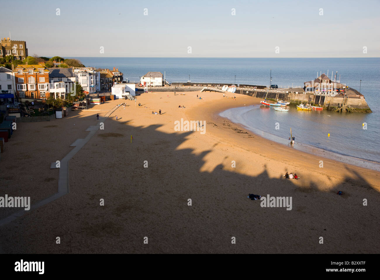 The beach and harbour at Broadstairs in Kent Stock Photo - Alamy