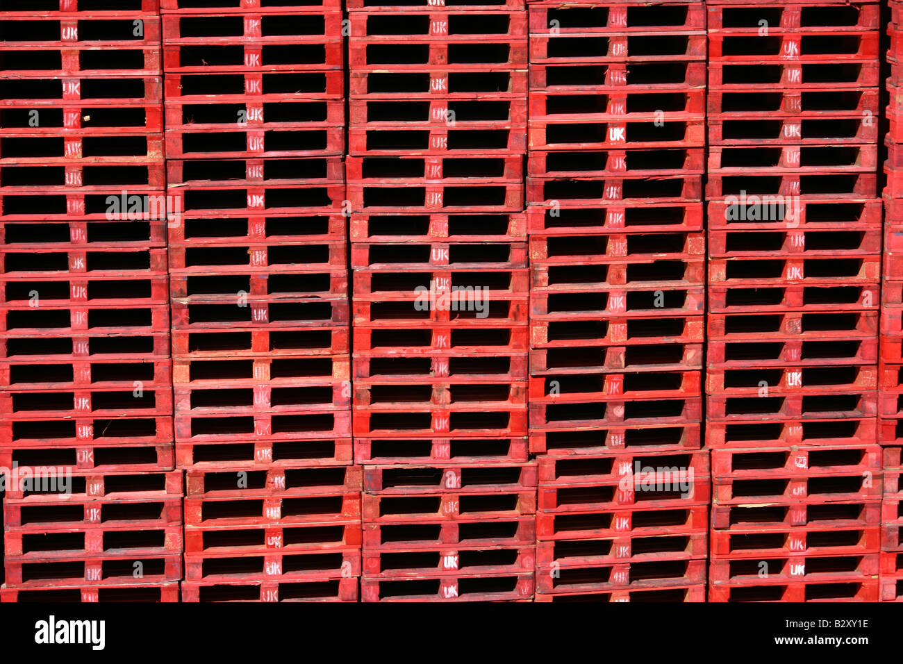 Red pallets hi-res stock photography and images - Alamy