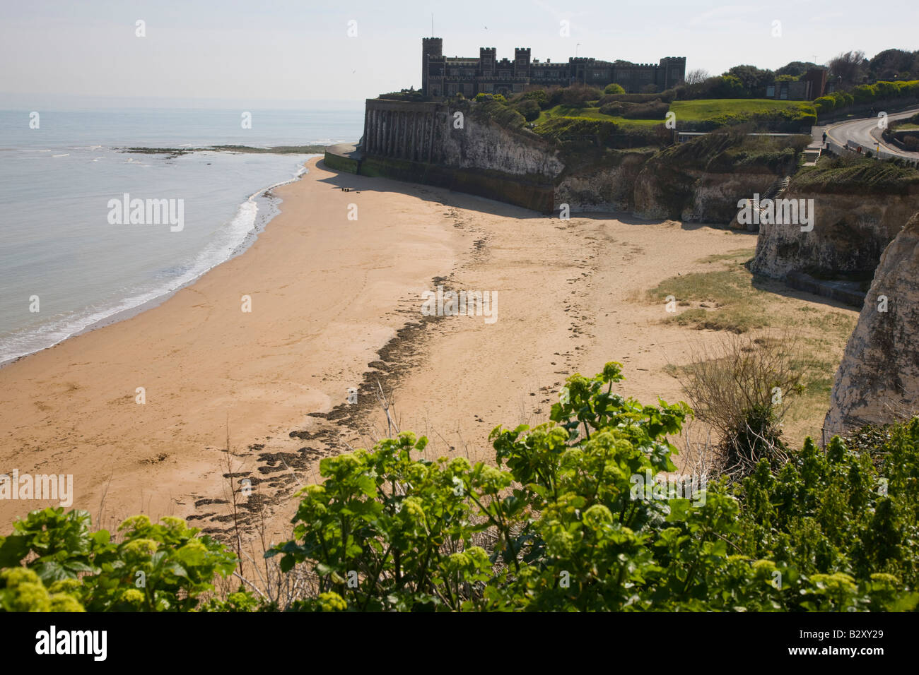 Margate cliffs hi-res stock photography and images - Alamy
