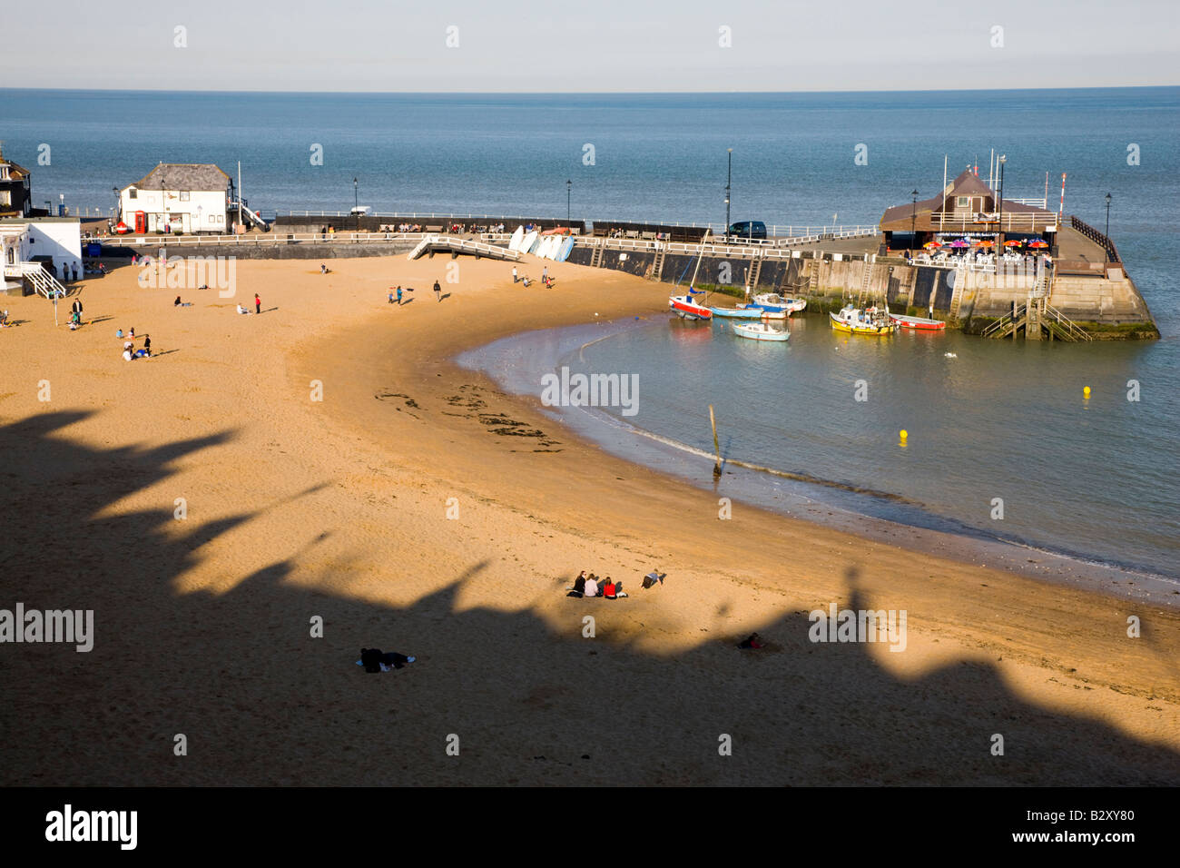The beach and harbour at Broadstairs in Kent Stock Photo - Alamy