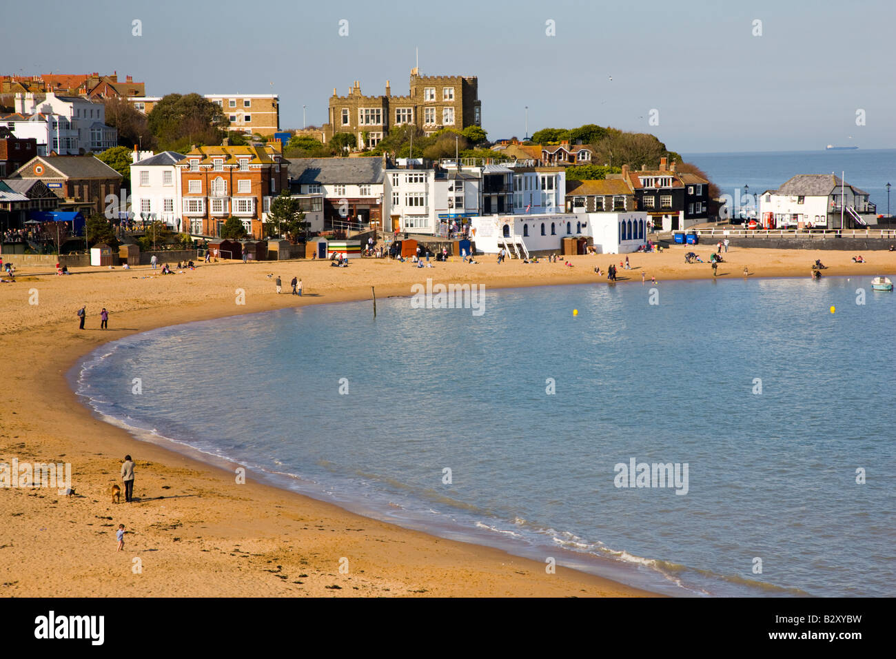 The beach and harbour at Broadstairs in Kent Stock Photo - Alamy