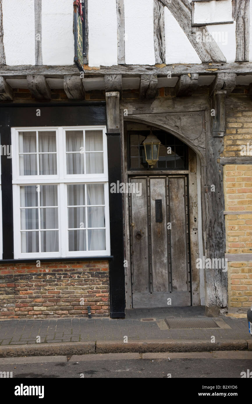 Old tudor timber framed buildings hi-res stock photography and images ...