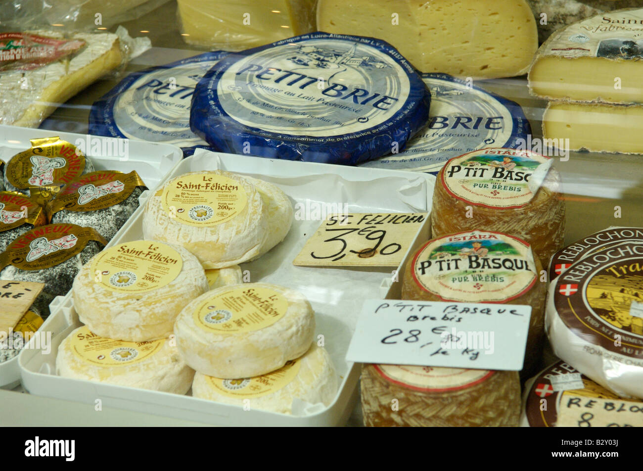 Exotic cheeses hi-res stock photography and images - Alamy
