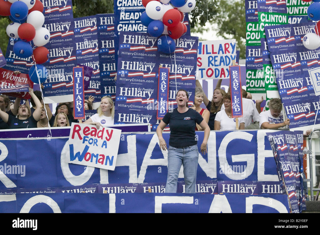 Hillary clinton president signs hi-res stock photography and images - Alamy