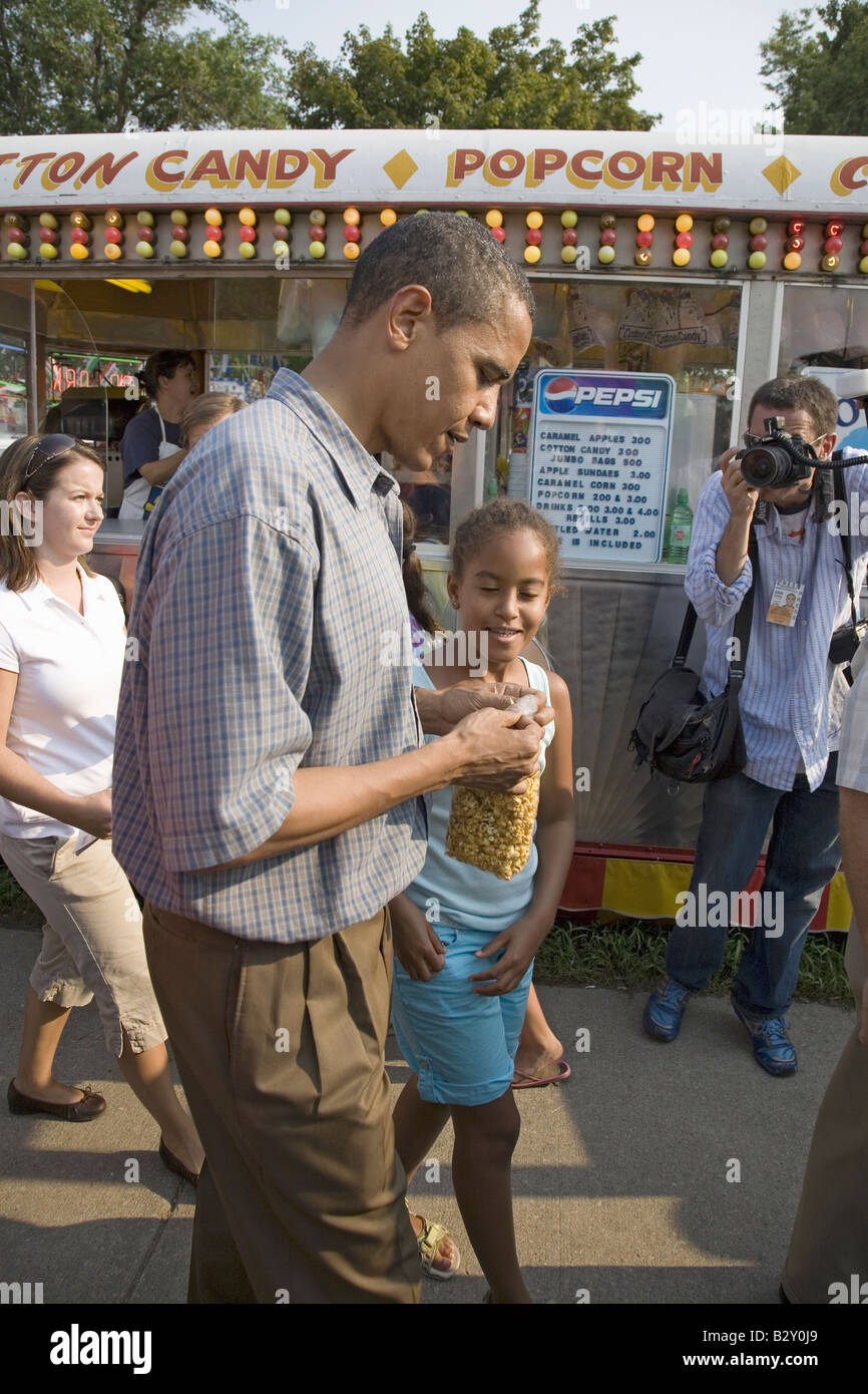 U.S. Senator Barak Obama campaigning for President with daughter at ...