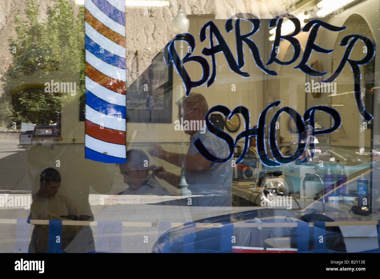 Haircut advertisement hi-res stock photography and images - Alamy