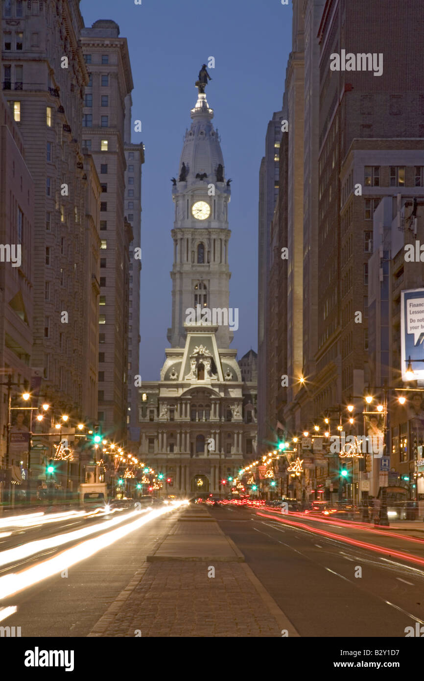 William penn statue city hall hi-res stock photography and images - Alamy