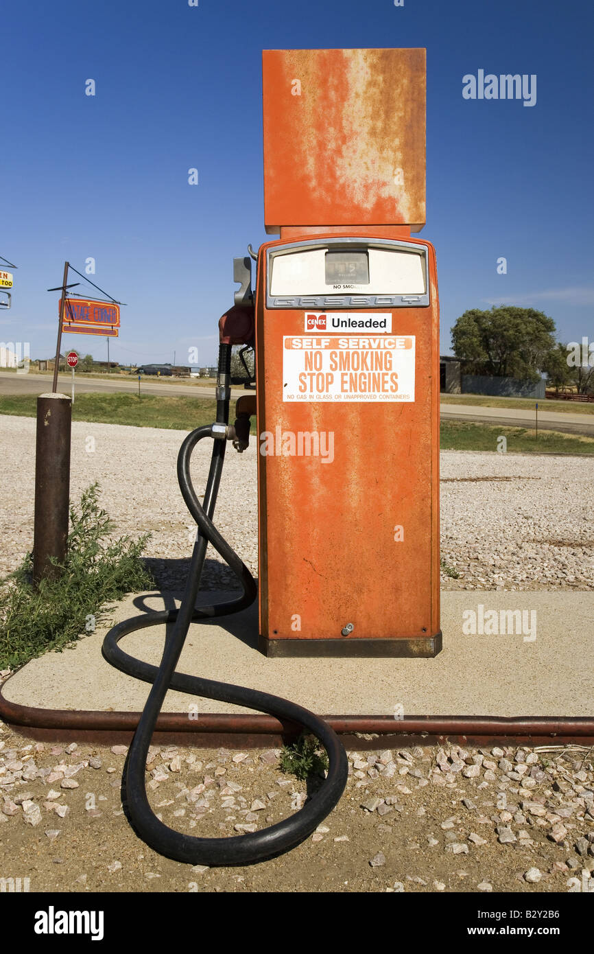 Old overgrown gas station pump hi-res stock photography and images - Alamy
