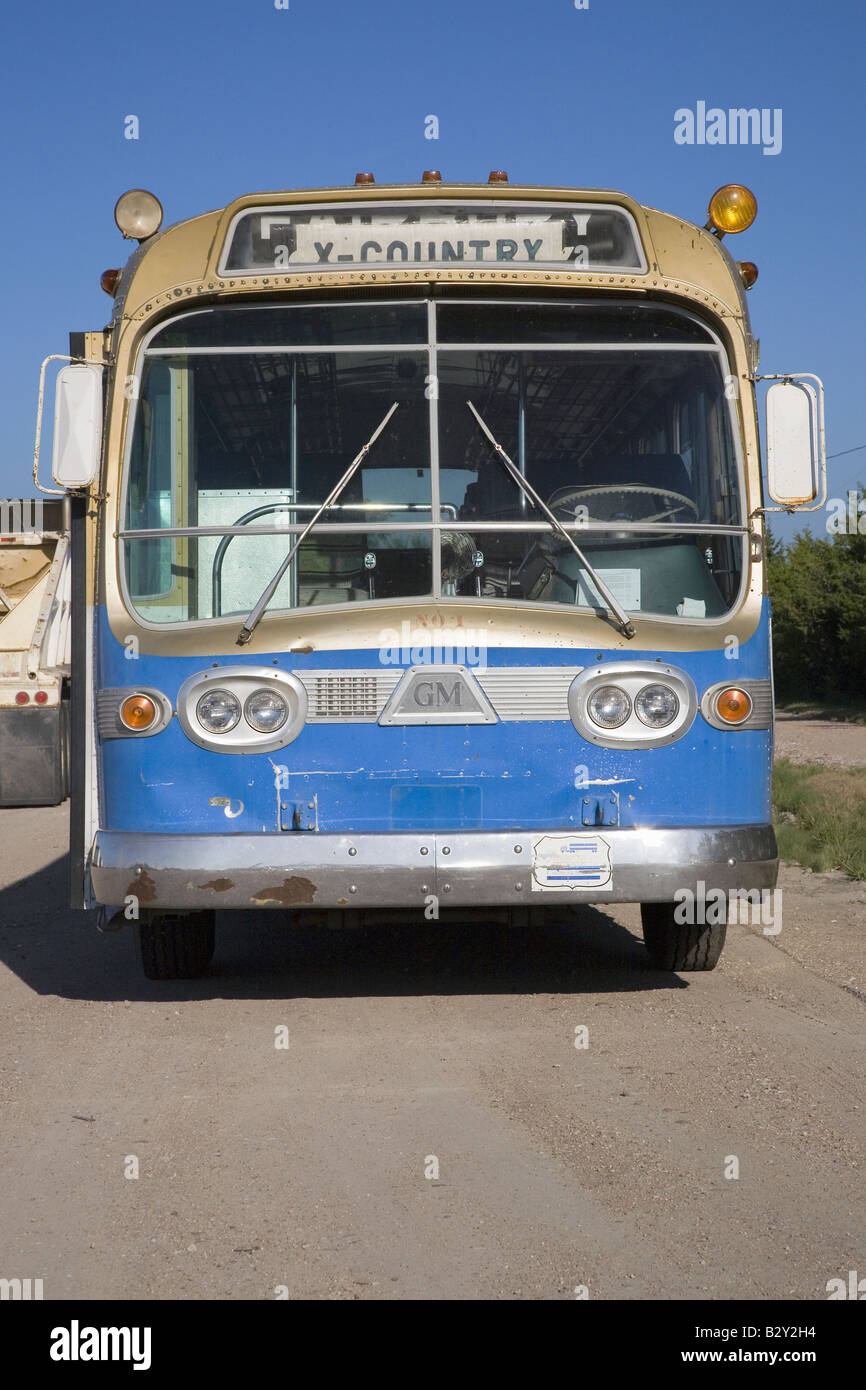 Gm bus hi-res stock photography and images - Alamy