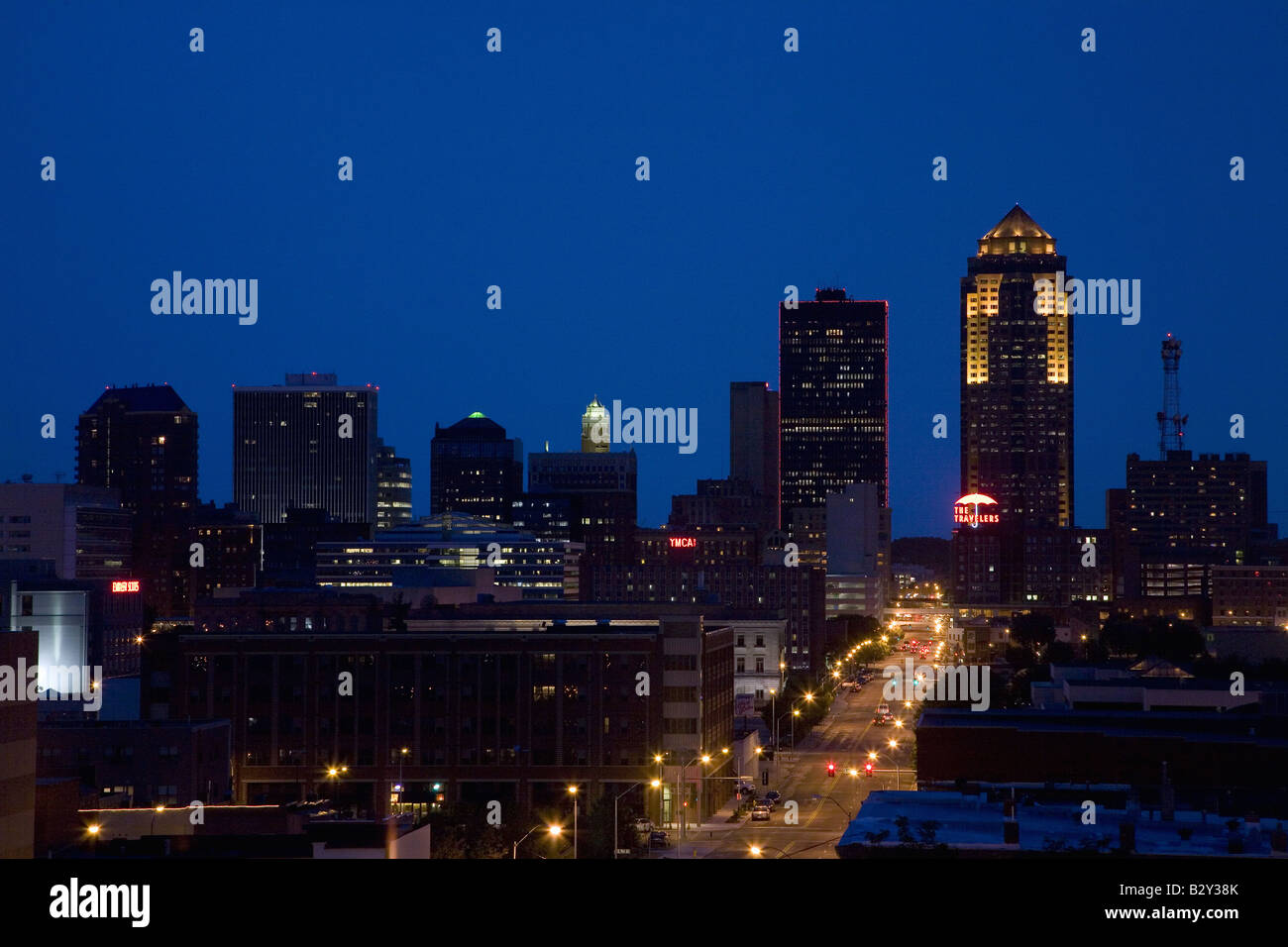 Des Moines, Iowa skyline at dusk Stock Photo - Alamy