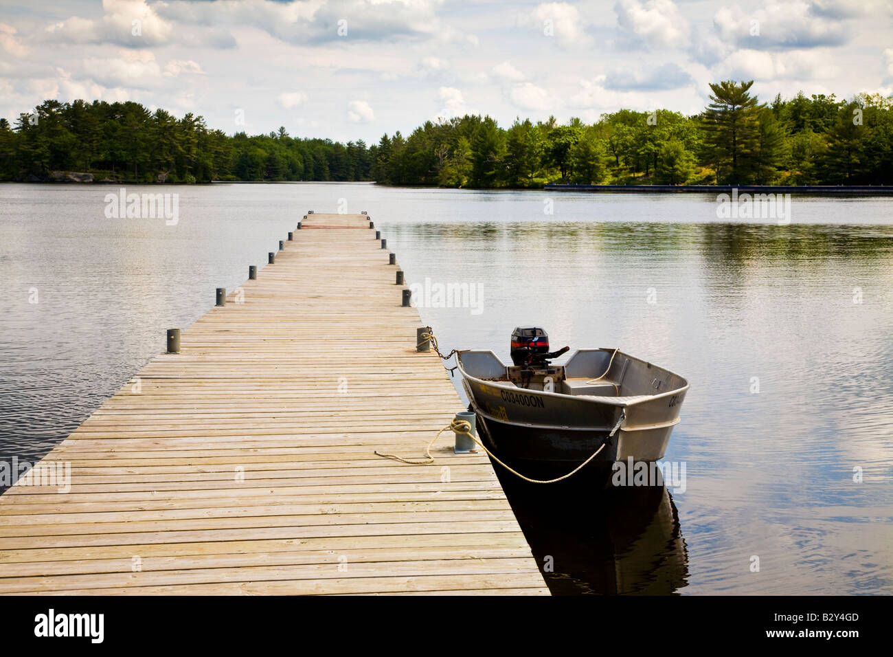 Jetty on the Trent-Severn waterway, Ontario, Canada Stock Photo - Alamy