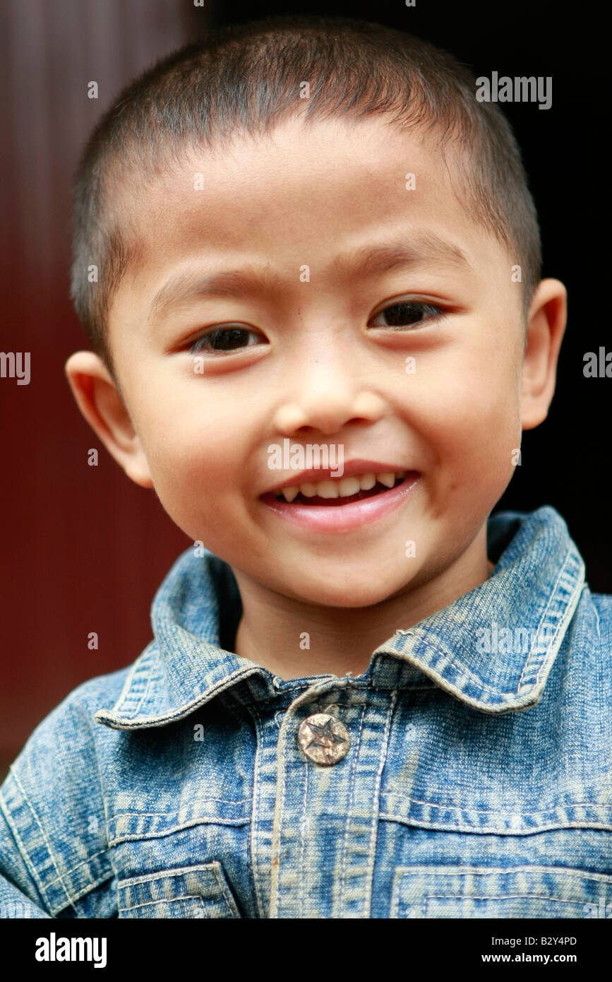 Vietnamese boy hi-res stock photography and images - Alamy