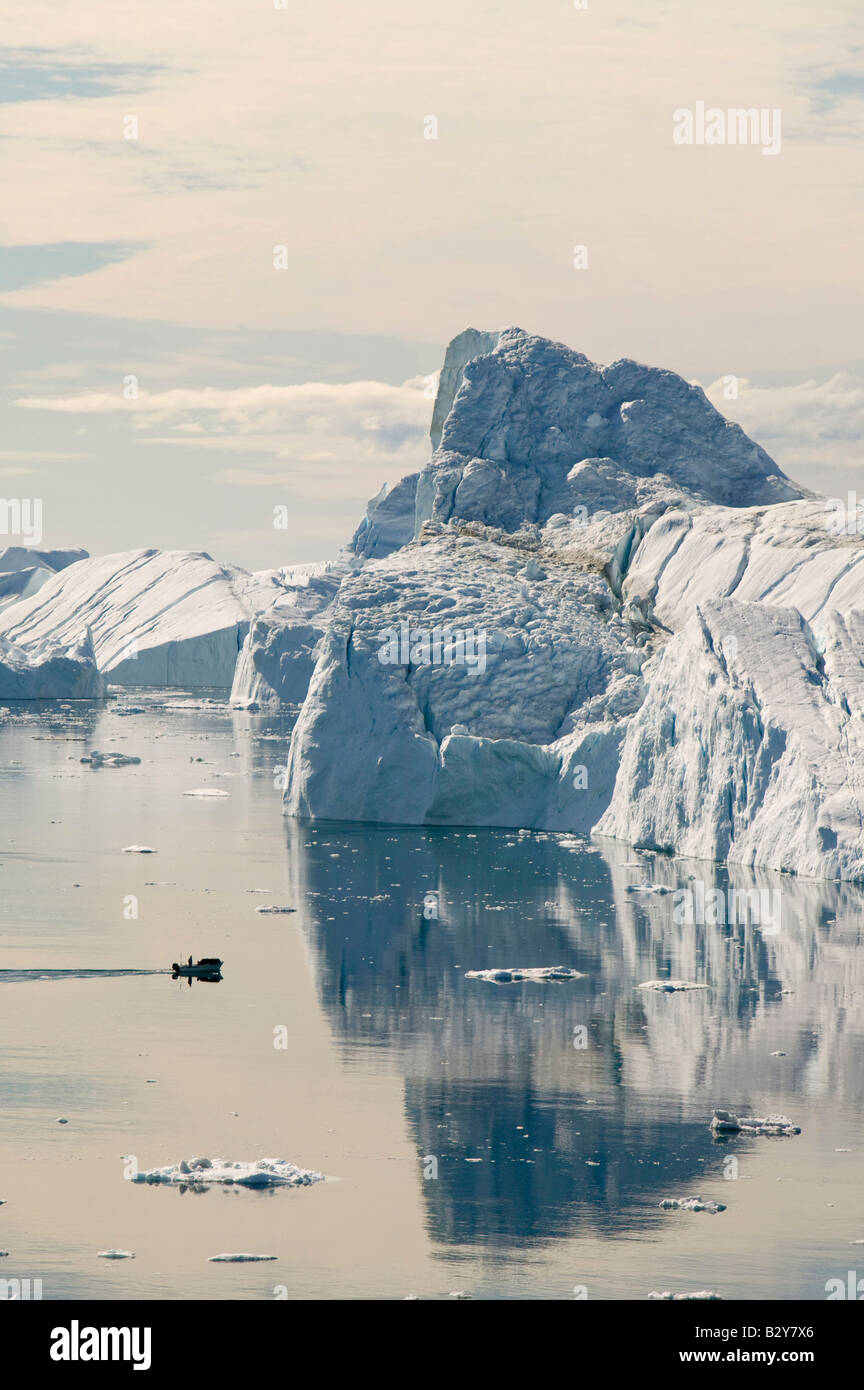 Inuit ice melting hunting hi-res stock photography and images - Alamy