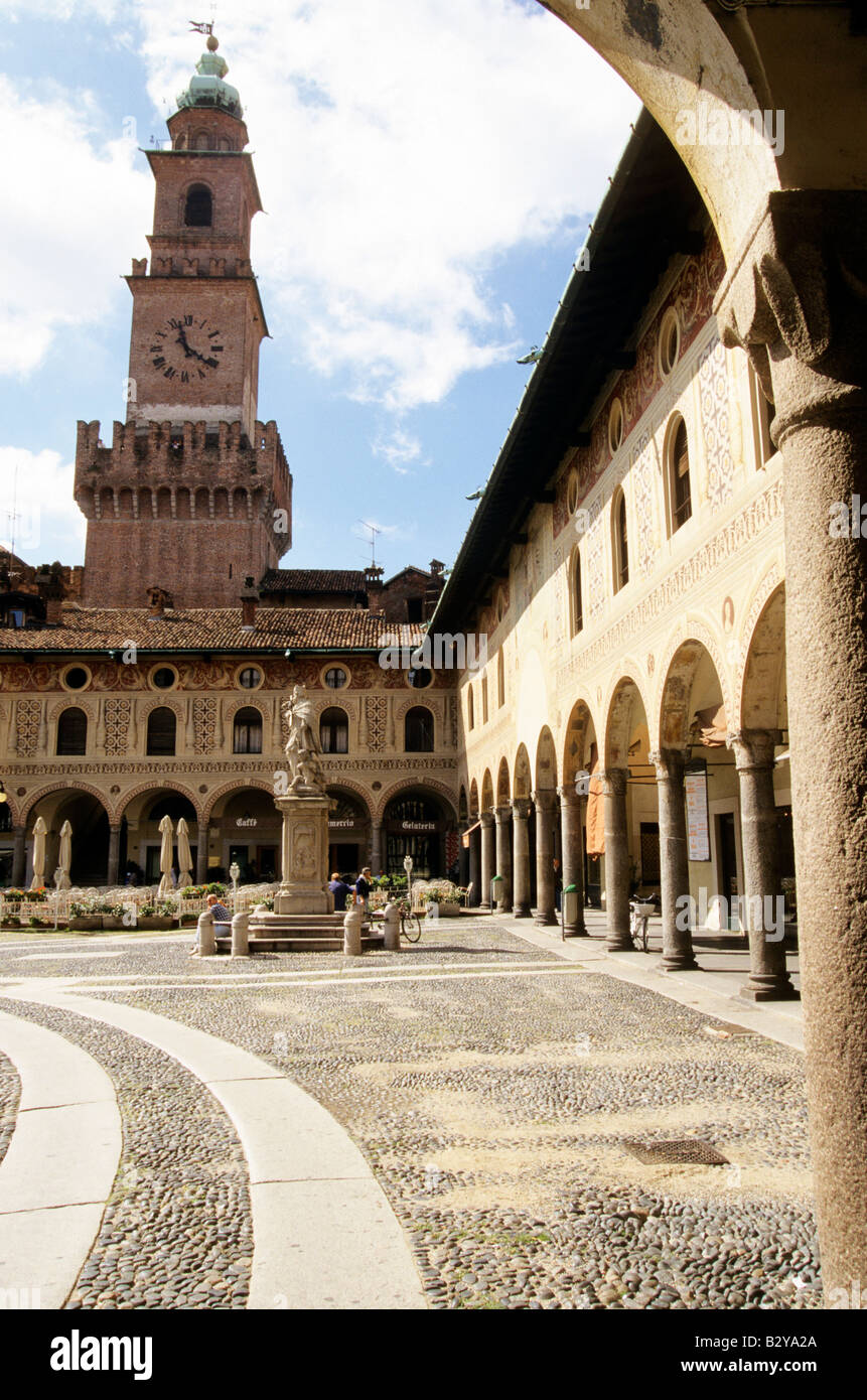 Vigevano, castello hi-res stock photography and images - Alamy