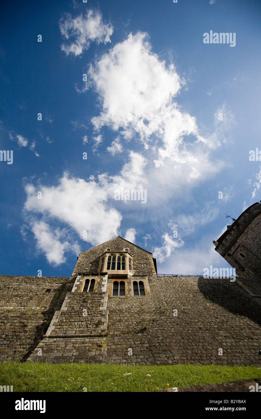 Windsor castle perspective imposing mullion architecture bastion palace ...