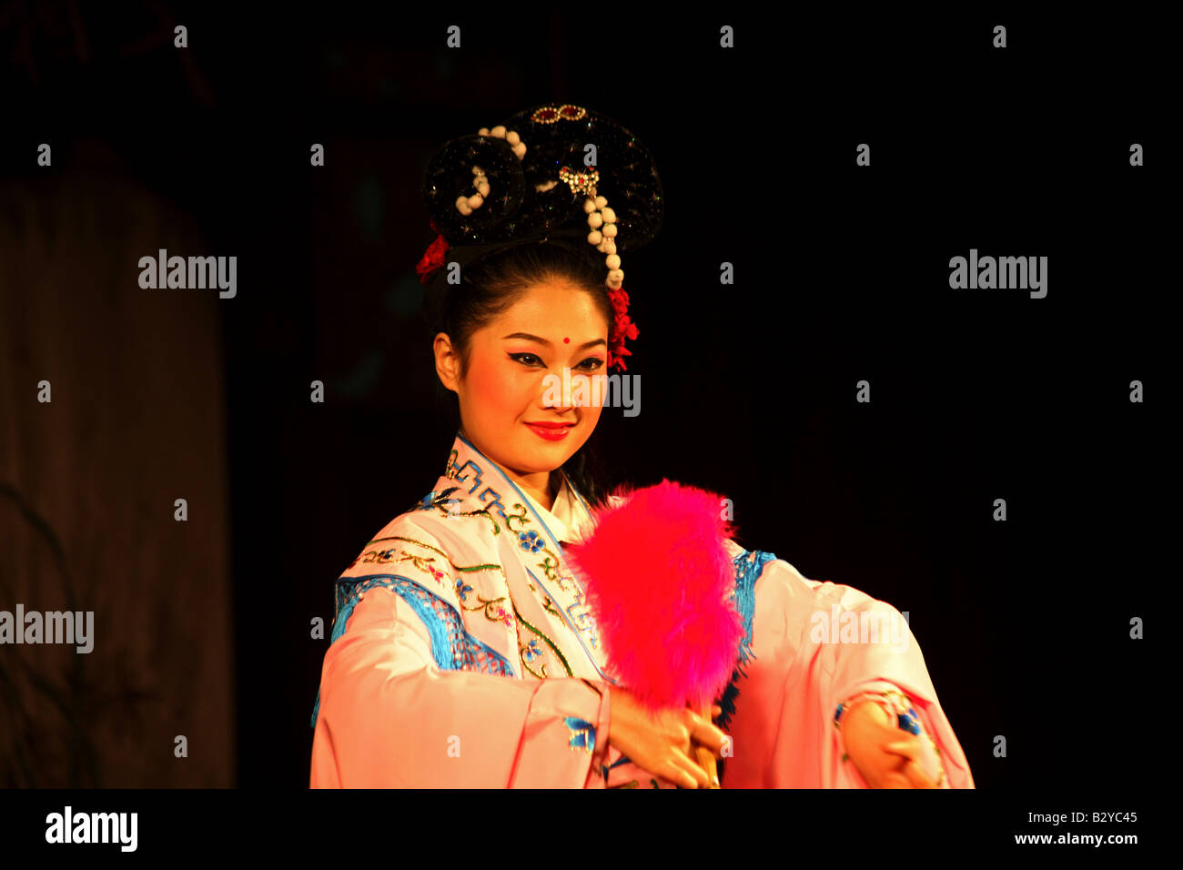 a artist performing the " Sichuan Opera " in Chengdu,China Stock Photo ...